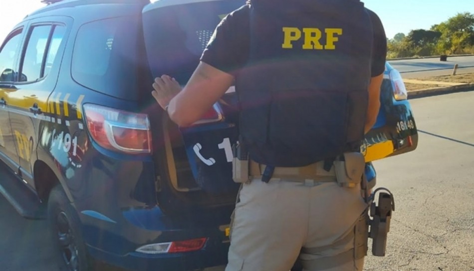 Pf Prende Homem Suspeito De Abusar Sexualmente Da Filha E Postar Na Web