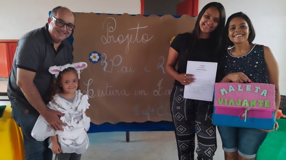 Escola José Antônio do Couto realiza projeto Vai e Vem – Literatura em ... Escola José Antônio do Couto realiza projeto Vai e Vem – Literatura em ...