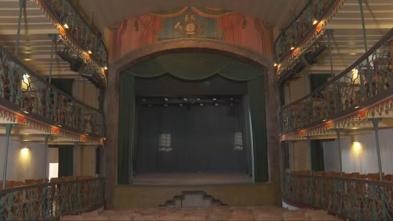 Iphan aprova tombamento do Teatro Municipal de Ouro Preto, o mais ...